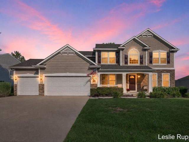 2643 Arbor Chase Dr NE, Grand Rapids, MI 49525