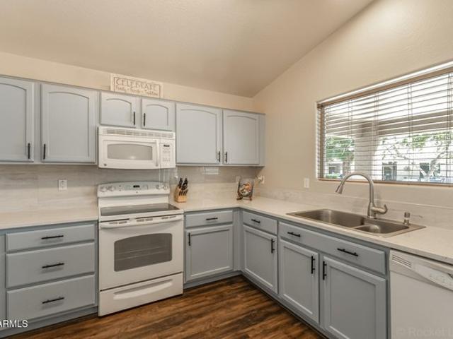 2643 E Desert Wind Dr, Casa Grande, AZ 85194