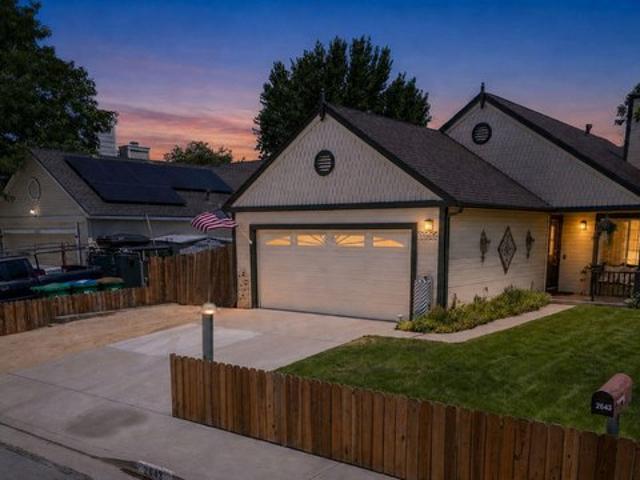 2643 S Pinebrook Dr, Carson City, NV 89701