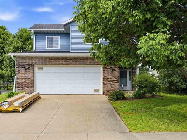 2643 Whispering Meadow Dr, Iowa City, IA 52240