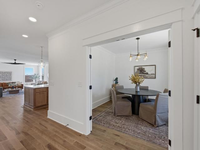 264 38th Ave N