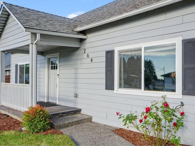 264 7th St, Lyons, OR 97358