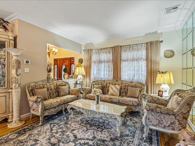264 47 Grand Central Parkway