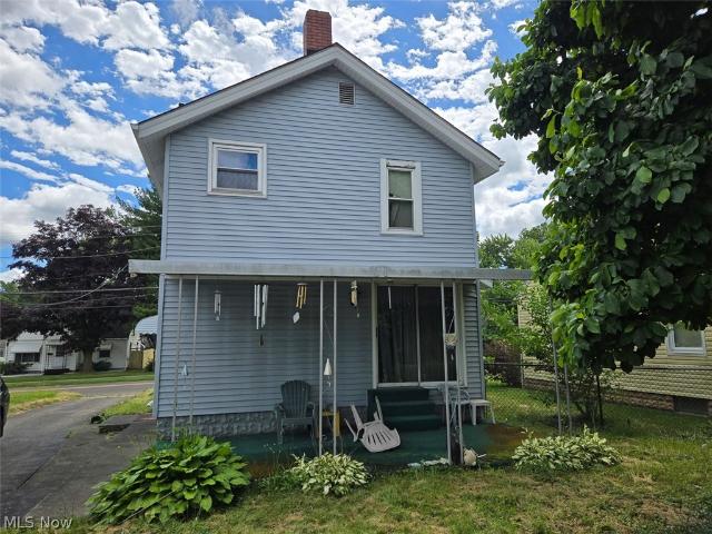 264 5th Street NE