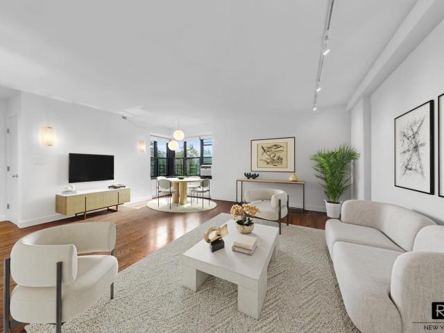264 East Broadway, New York, NY