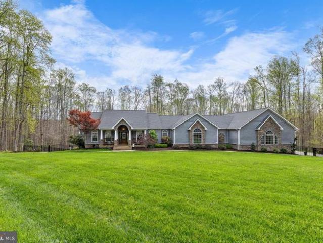 264 Holly Berry Rd, Fredericksburg, VA 22406