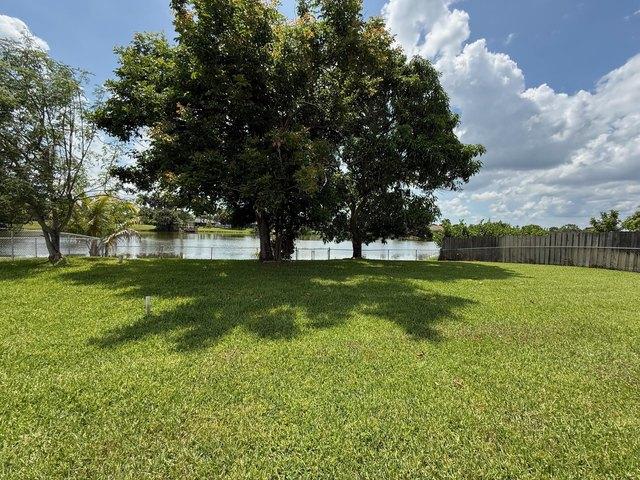 264 Las Palmas St, Royal Palm Beach, FL 33411