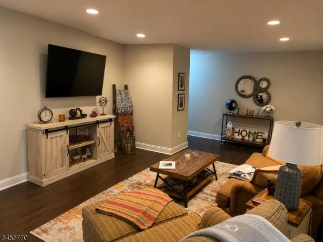 264 Riveredge Dr