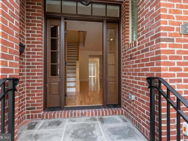 264 W Ashland Street
