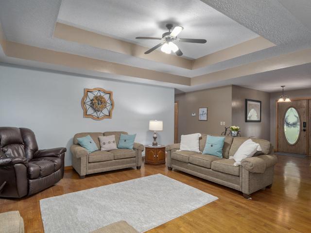264 W Farm Road 82