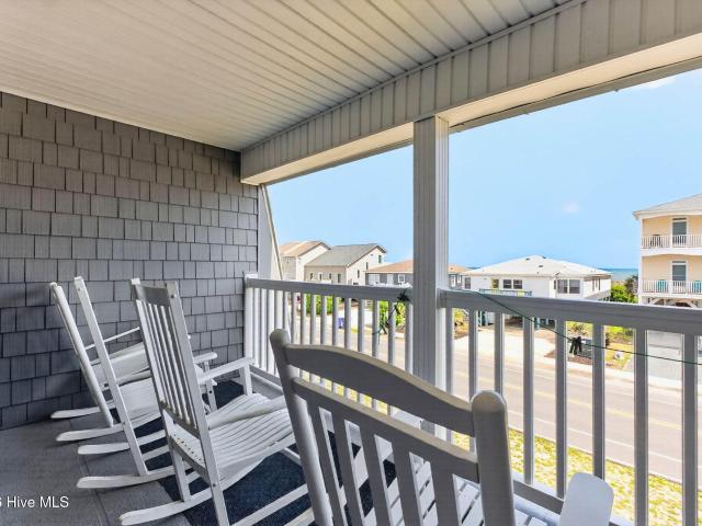 264 W First Street # # 13