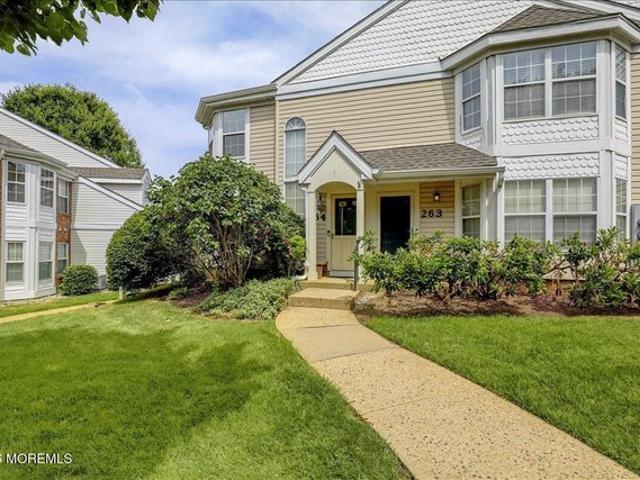 264 Tulip Ln, Freehold, NJ 07728