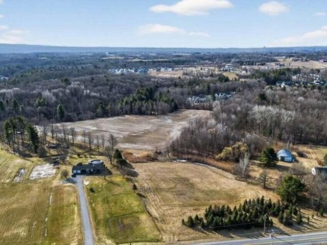 264 Upper Newtown Rd, Mechanicville, NY 12118