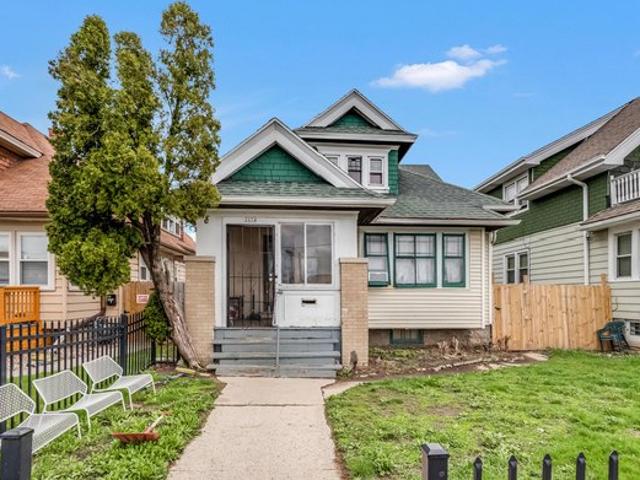 2654 N 57th St, Milwaukee, WI 53210