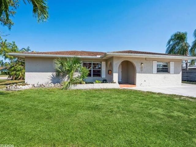 2654 Poinciana Dr, Naples, FL 34105