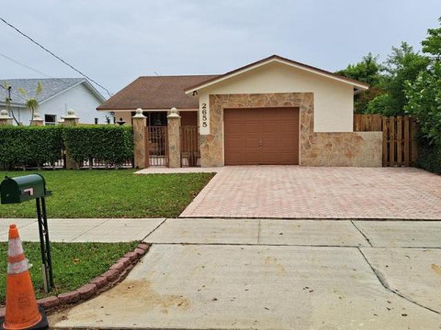 2655 Coolidge St, Hollywood, FL 33020