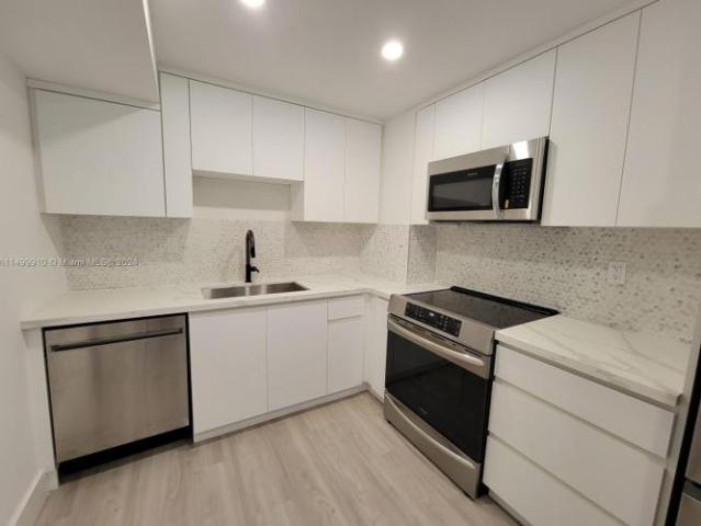 2655 Collins Ave #608, Miami Beach, FL 33140