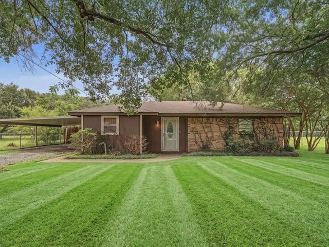 2655 Holton Rd, Beaumont, TX 77707