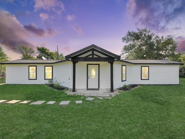 26562 Armadillo Dr, Hempstead, TX 77445