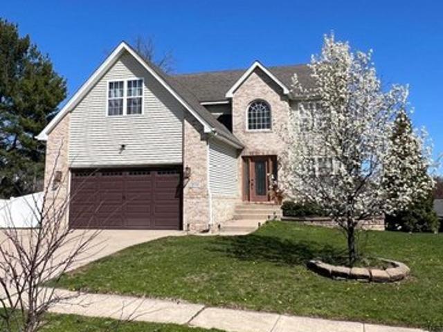 2656 Calaveras Dr, Valparaiso, IN 46385