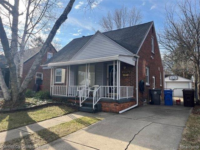 26573 Somerset Dr, Inkster, MI 48141