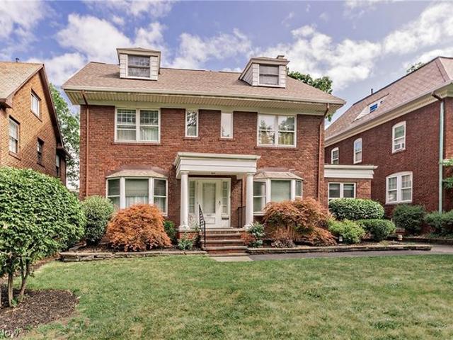 2657 Edgehill Rd, Cleveland Heights, OH 44106