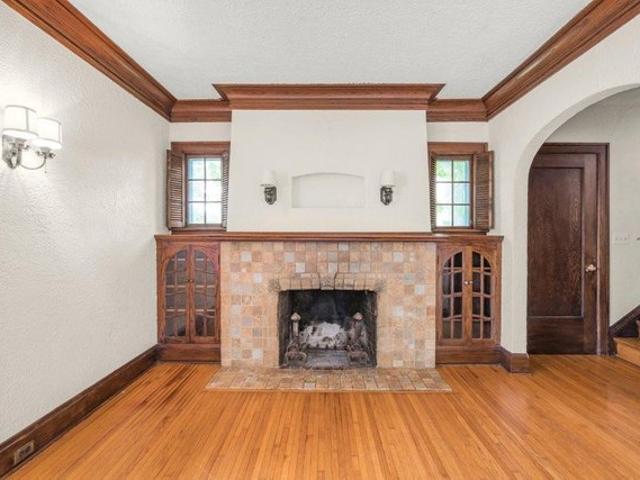 2657 Zenith Ave N, Robbinsdale, MN 55422