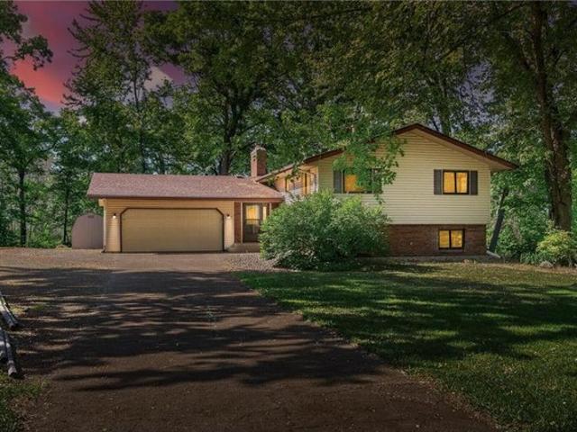 26583 Everton Cir, Wyoming, MN 55092
