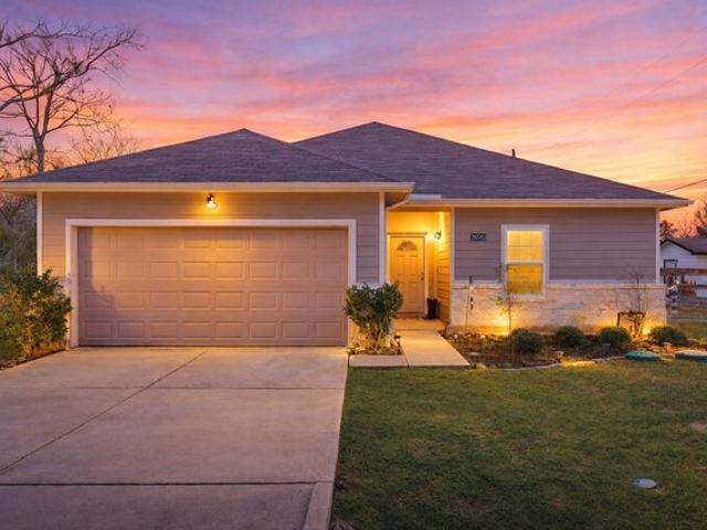 26582 Armadillo Dr, Hempstead, TX 77445