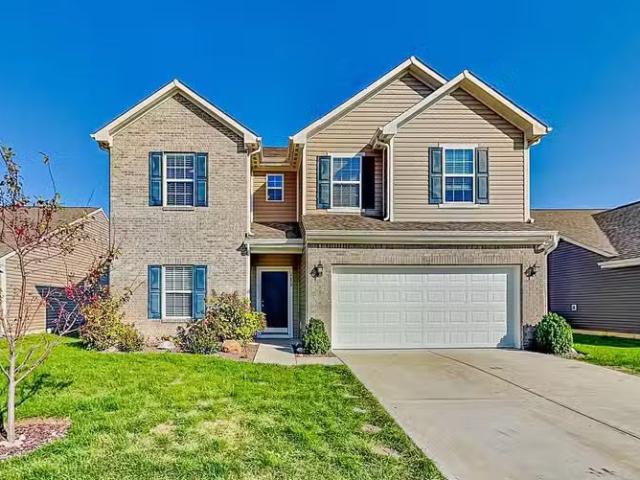 2659 Pumpkin Patch Ln, Indianapolis, IN 46229 Now Available!.