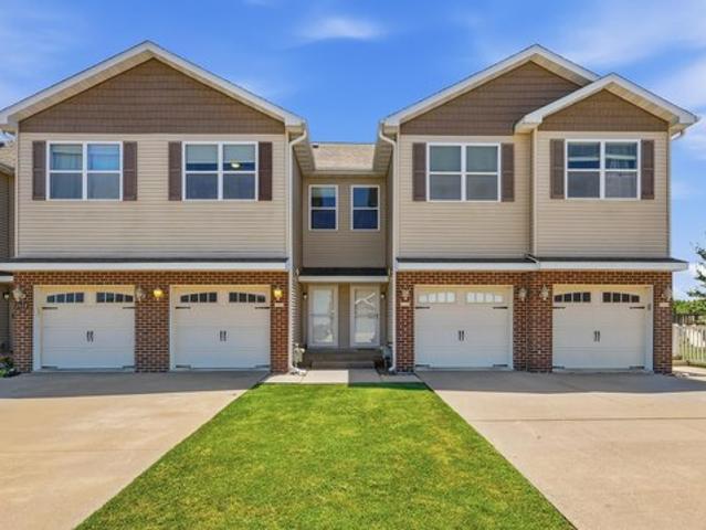 2650 Millstone Dr, Dubuque, IA 52002