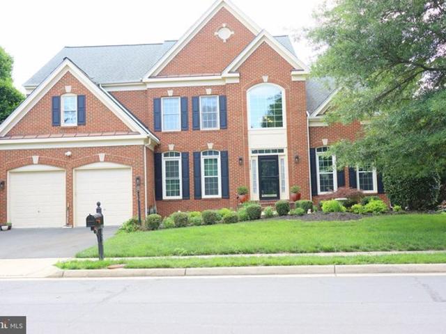2650 Cockerill Farm Ln, Herndon, VA 20171