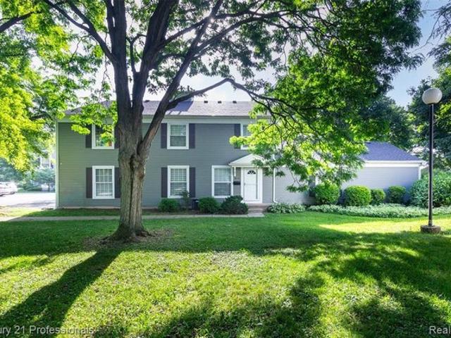 2650 Fenwick Ct, Ann Arbor, MI 48104