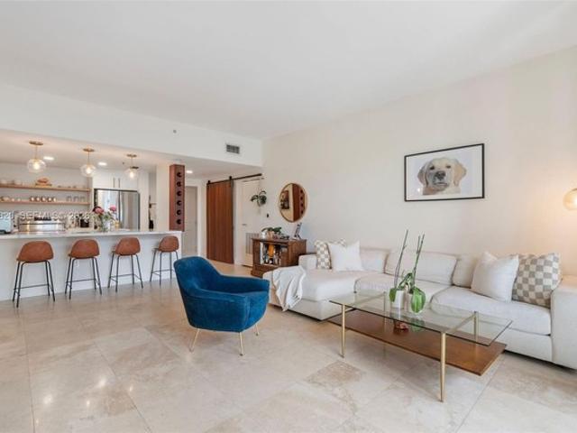 2650 SW 37th Ave Apt 406, Miami, FL 33133