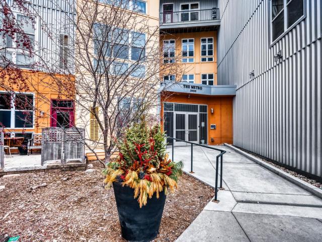 2650 University Avenue W # 104