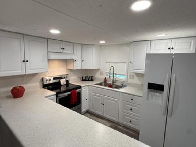2650 W Union Hills Dr Lot 323, Phoenix, AZ 85027