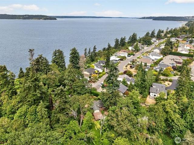 26516 8th Ave S, Des Moines, WA 98198