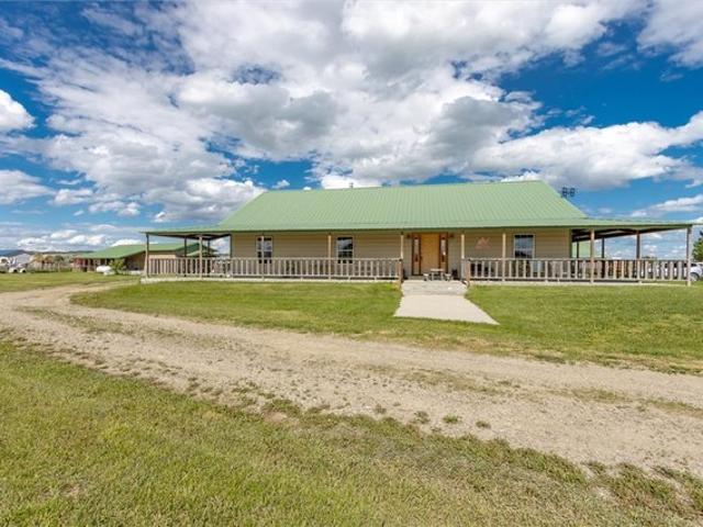 2651 N 16th Rd, Worden, MT 59088