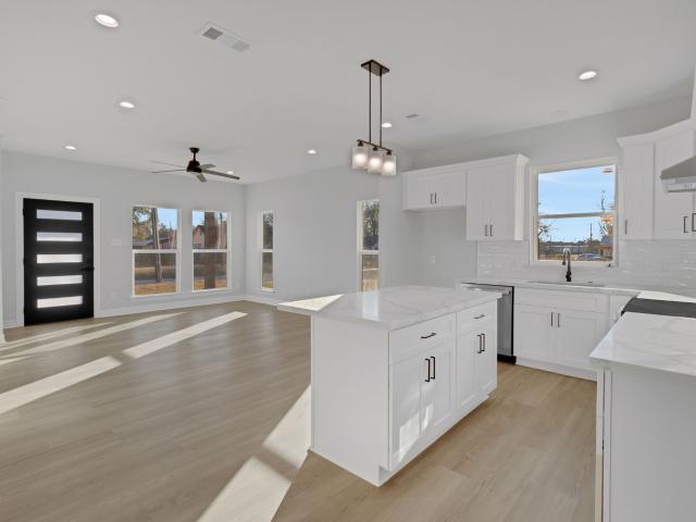 2651 Beaumont AVE