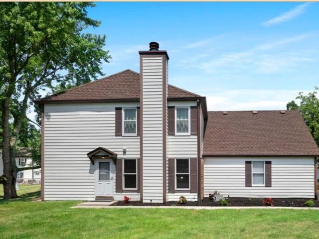 2651 Country Oaks Ct, Aurora, IL 60502