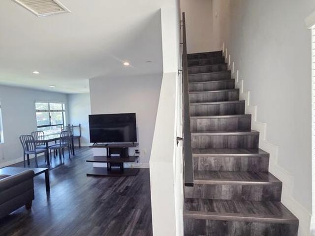 2651 S Hobart Blvd 1