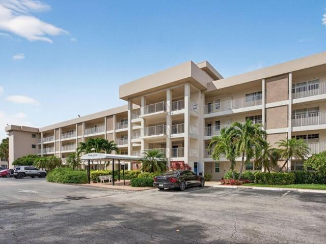 2651 S Palm Aire Dr Apt 302, Pompano Beach, FL 33069