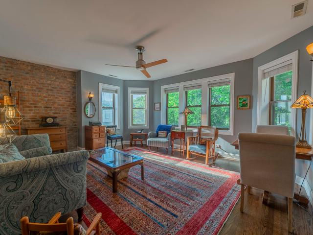 2651 W Greenleaf Avenue # 3W