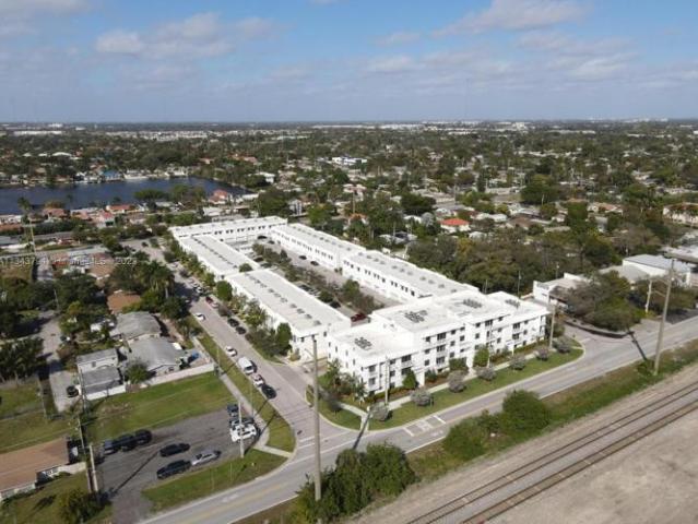 2651 212th Ter NE #101, Miami, FL 33180