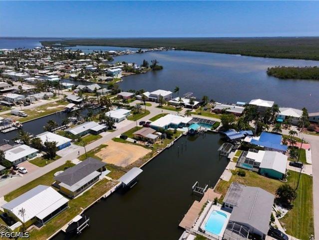 2652 Bridgeview St, Matlacha, FL 33993