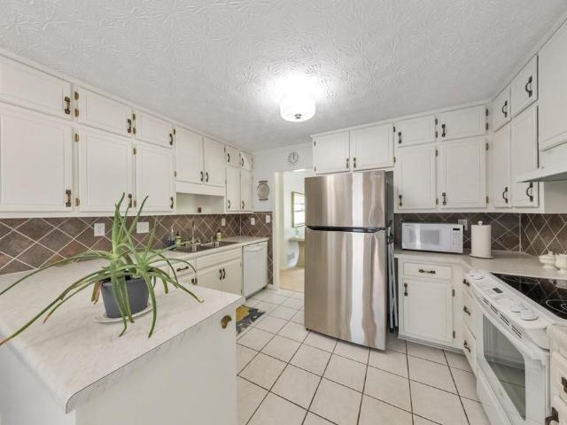 2652 Green Meadow Lane NE