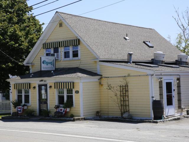 2653 Main St