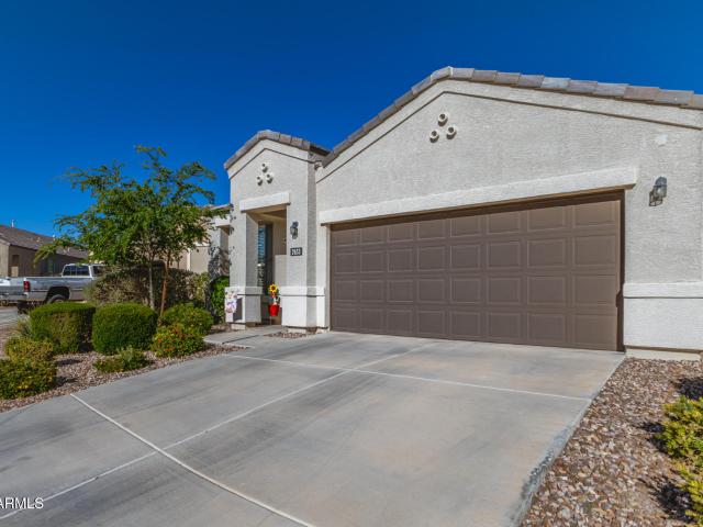 2653 n wrigley drive