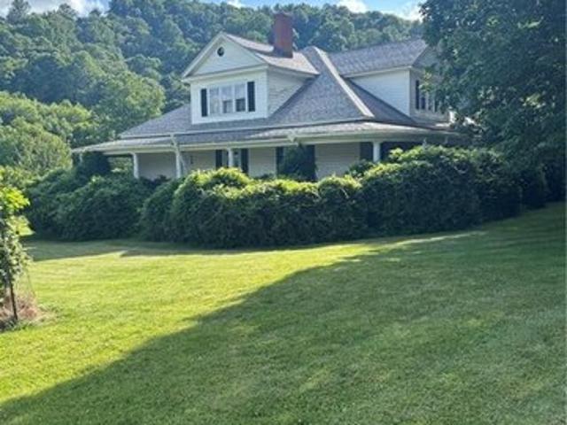 2653 Old Bridle Creek Dr, Independence, VA 24348