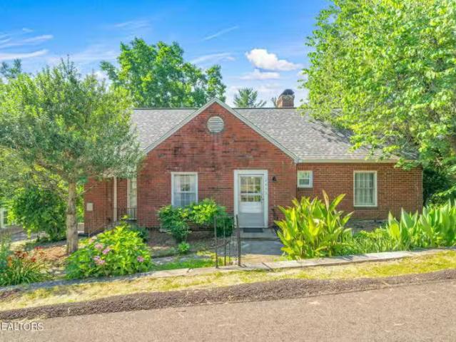 2653 SHERROD RD, KNOXVILLE, TN 37920 Single Family Residence F.